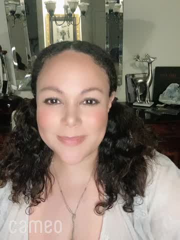 Cameo - Mela Lee